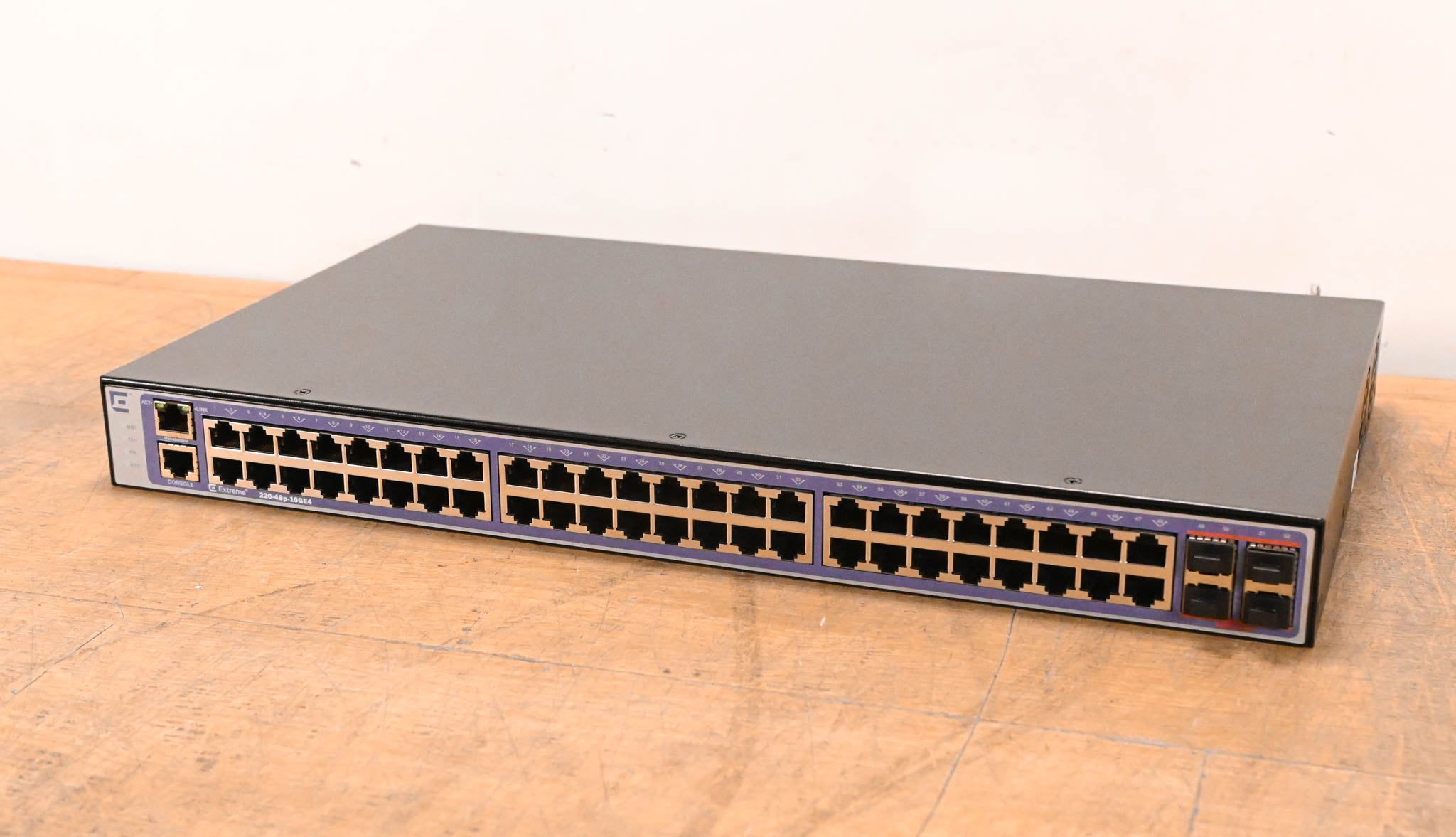 Extreme Networks 220-48P-10GE4 ExtremeSwitching 220 48-Port Switch CG01UJF