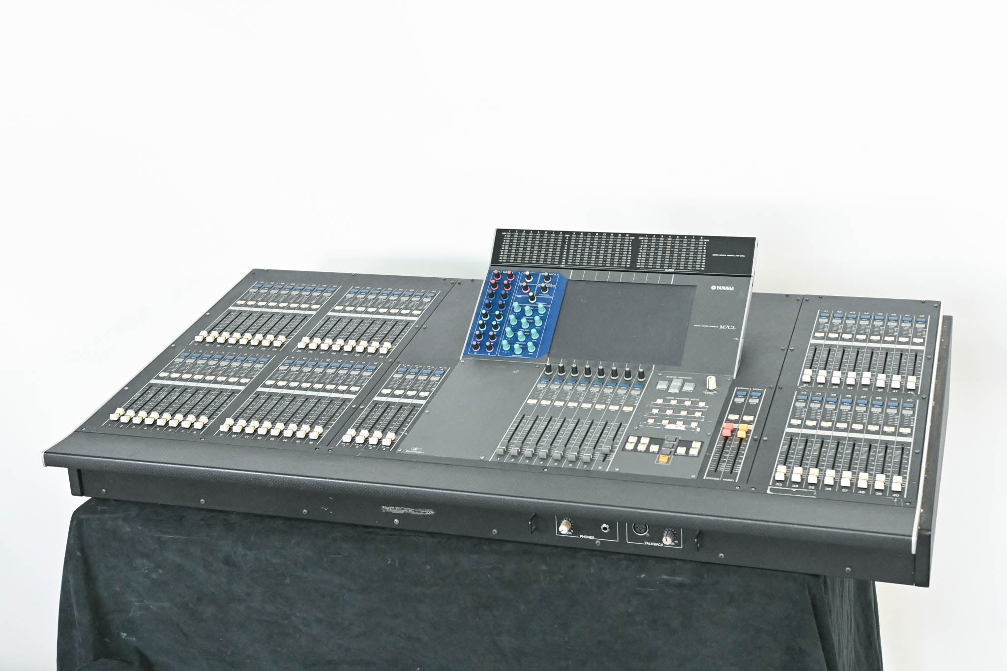 Yamaha M7CL-48 48-Channel Digital Audio Mixing Console CG01EYA
