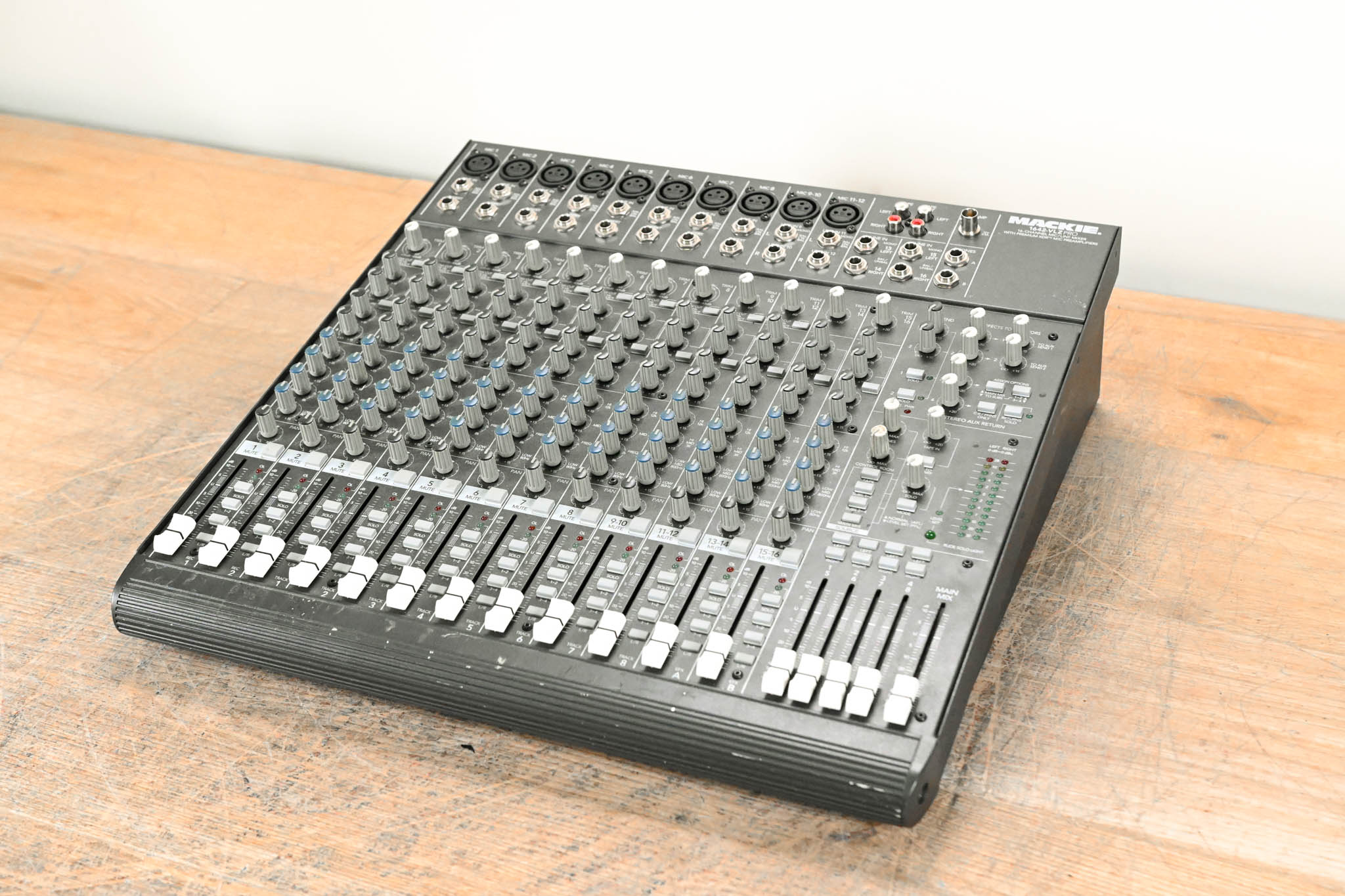 Mackie 1642-VLZ PRO 16-Channel Mic/Line Mixer CG01FGY