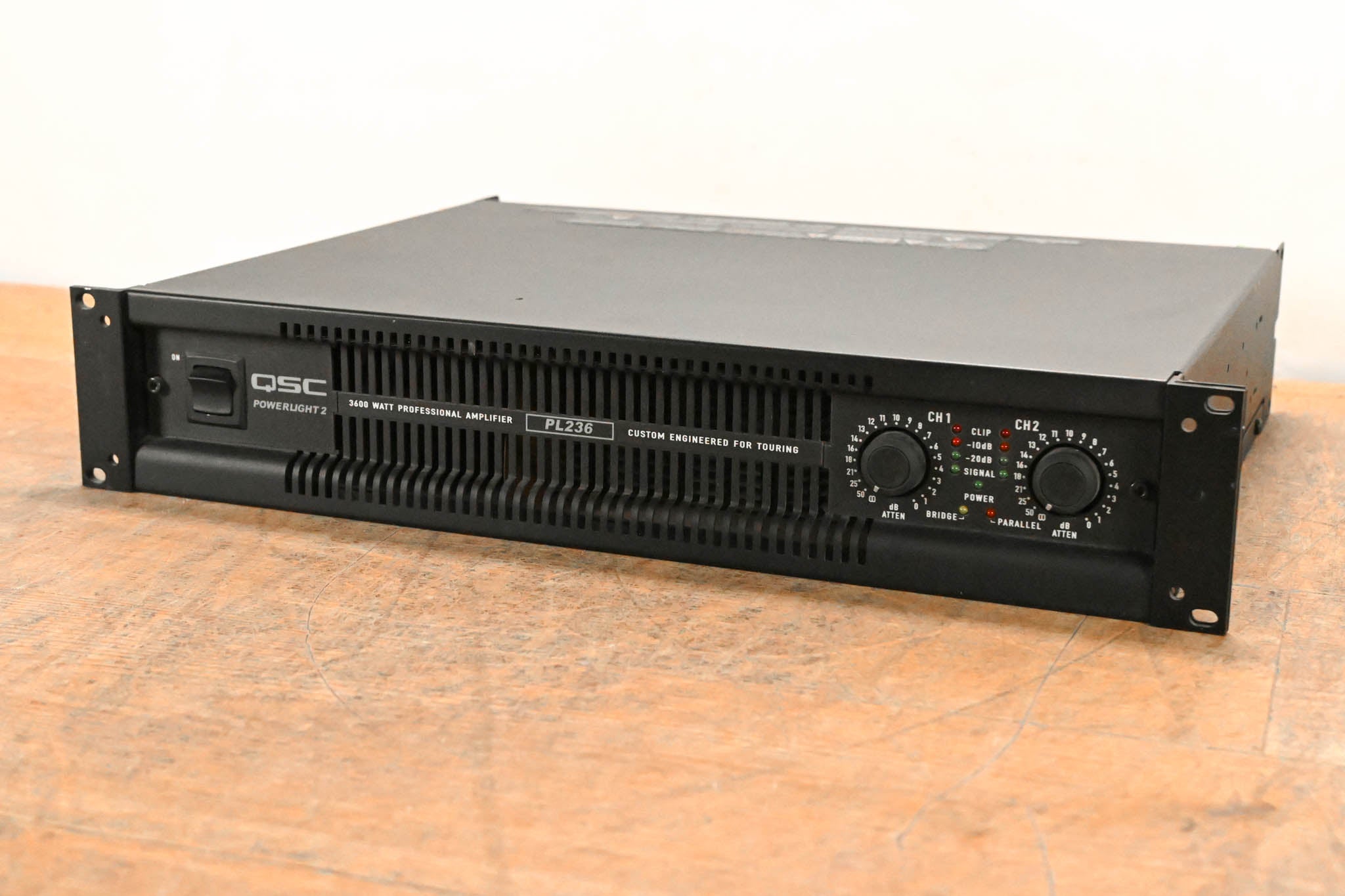QSC PL236 PowerLight 2 Series 2-Channel Power Amplifier CG01PBW