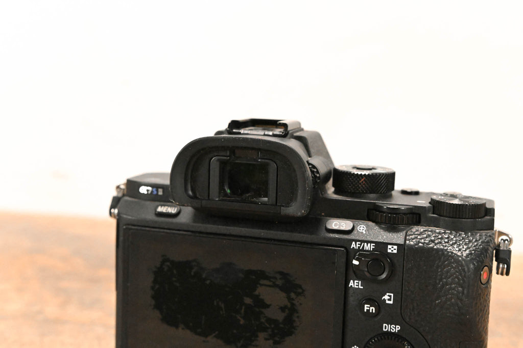 Sony Alpha a7SII E-mount Camera with Full-Frame Sensor CG01TVF