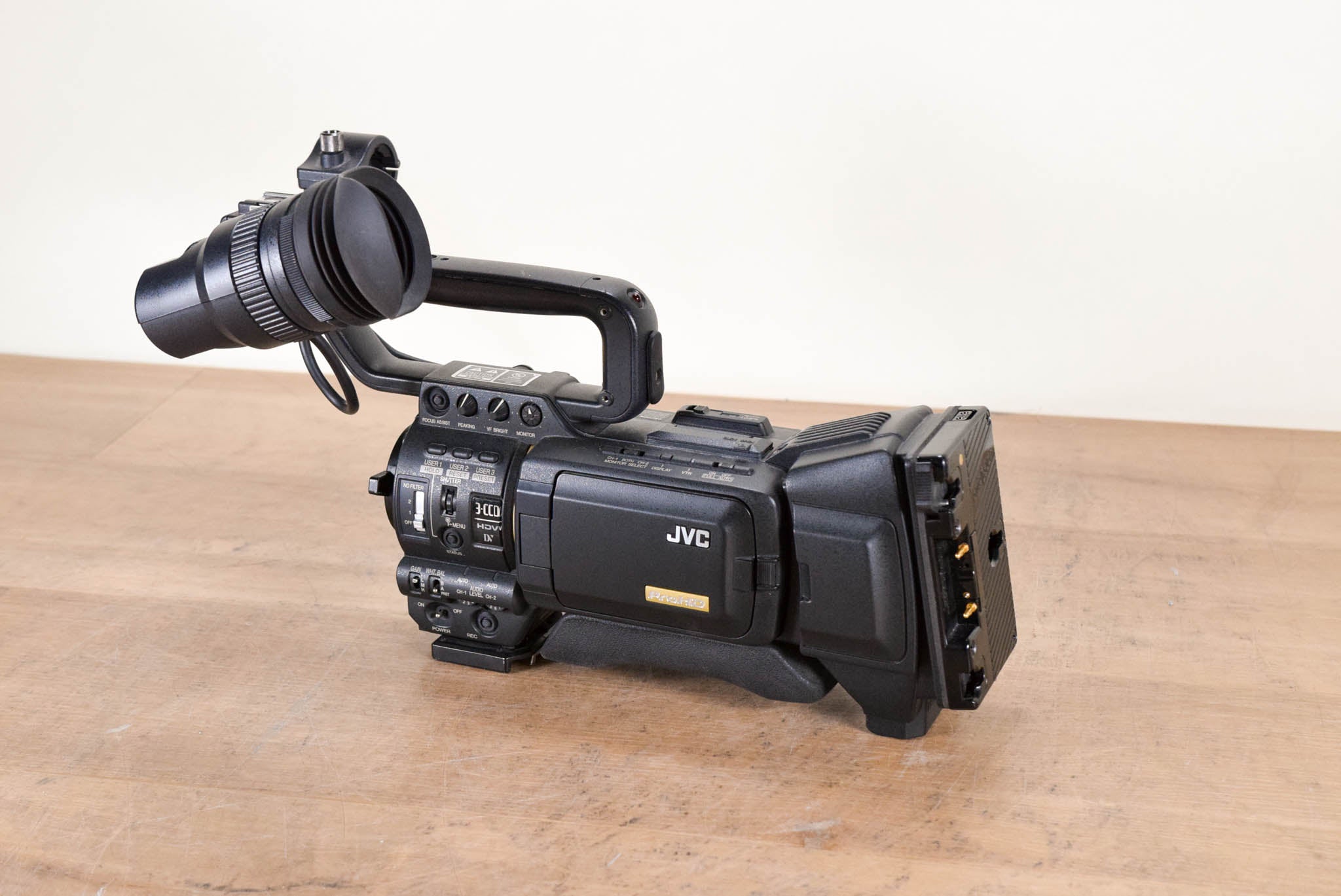 JVC GY-HD200U 1/3" 3-CCD Professional HDV Camcorder CG00VPH