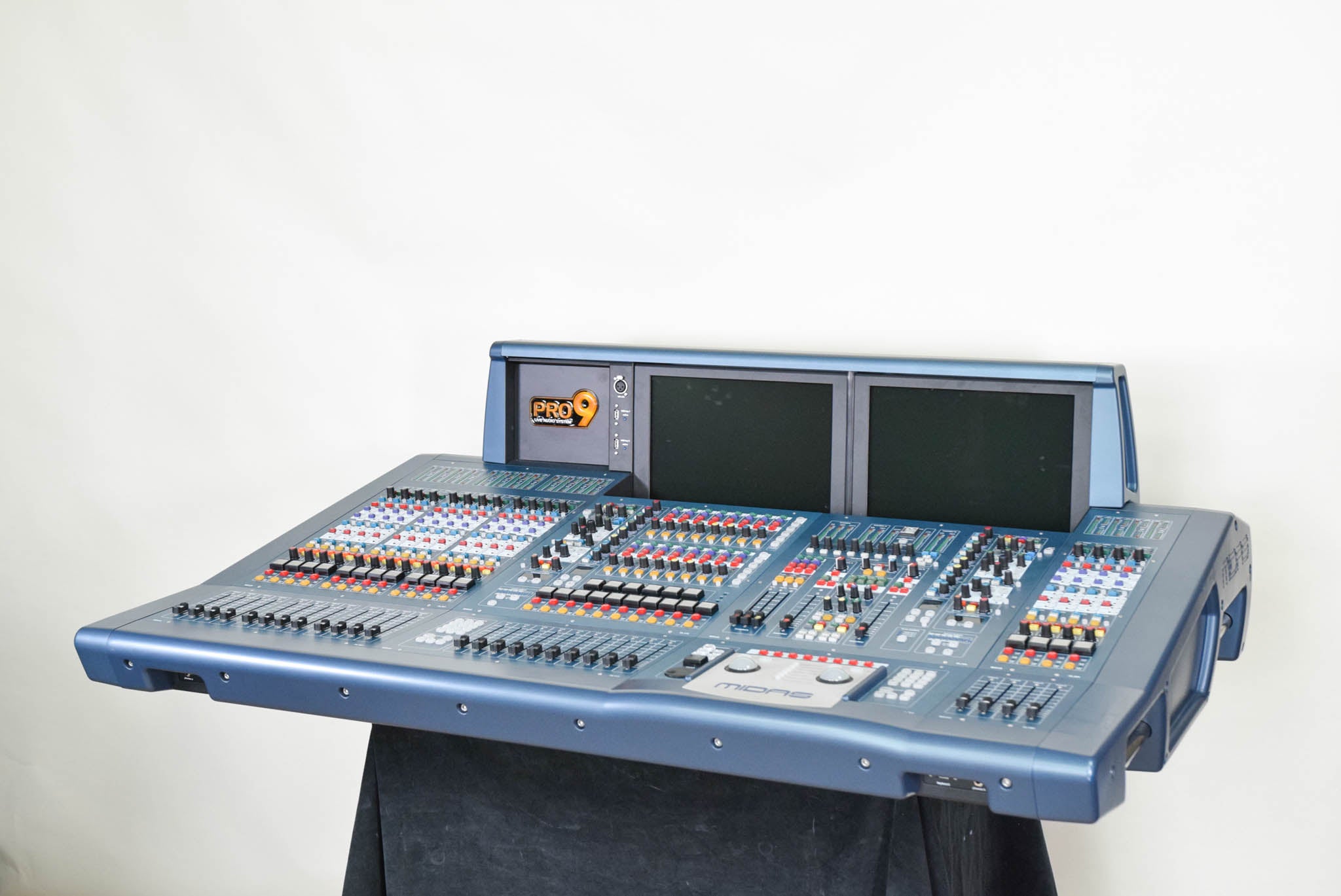 Midas PRO9 Live Audio Mixing System with DL371 Engine CG007L9
