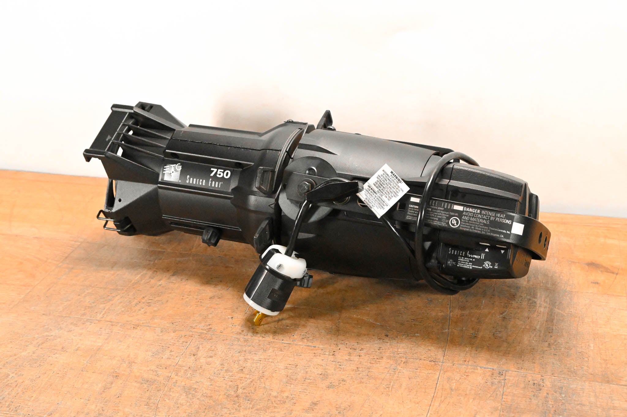 ETC Source Four 750 26 Degree Leko with Source 4WRD II LED Light Engine ...