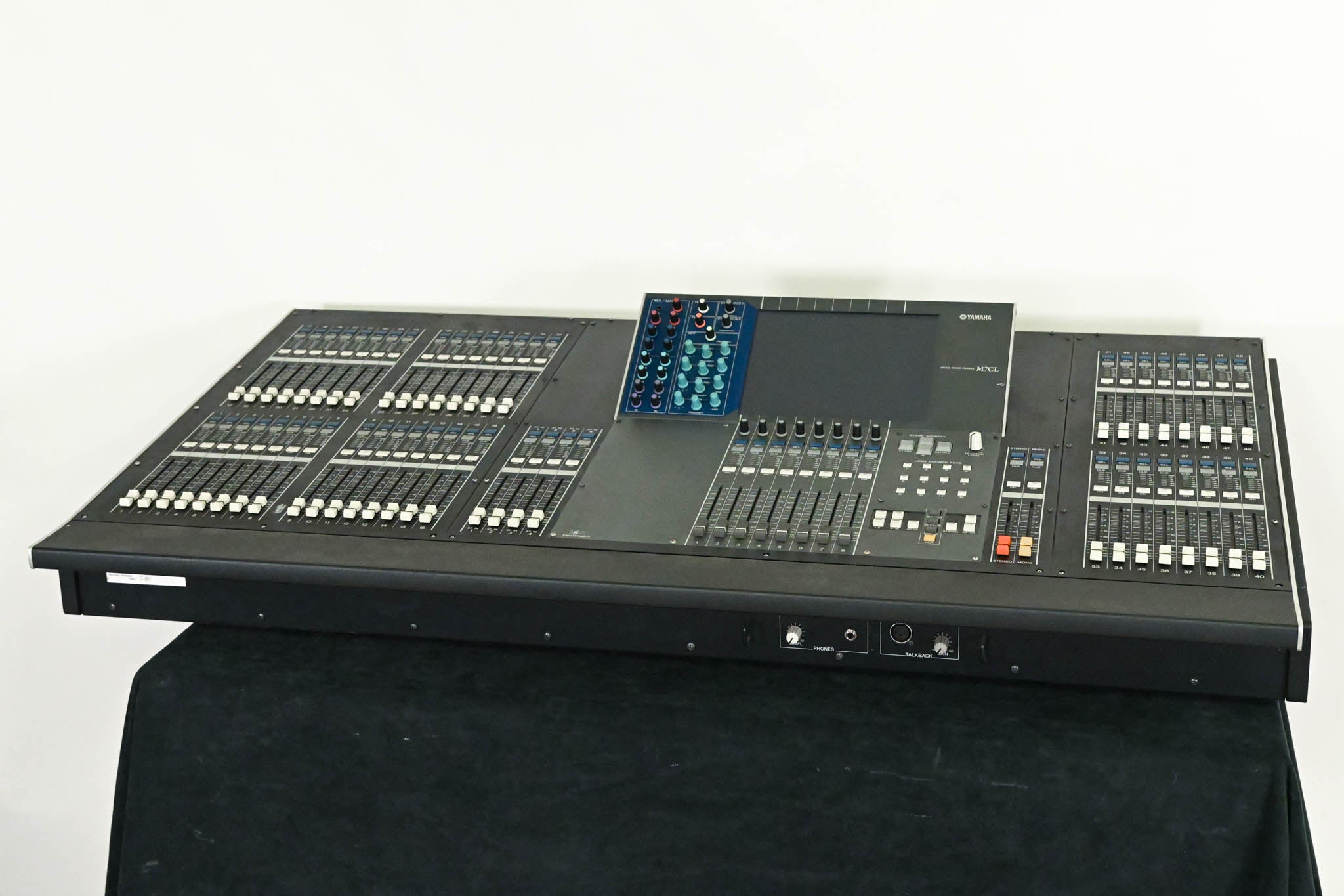 Yamaha M7CL-48 48-Channel Digital Audio Mixing Console CG01T0L